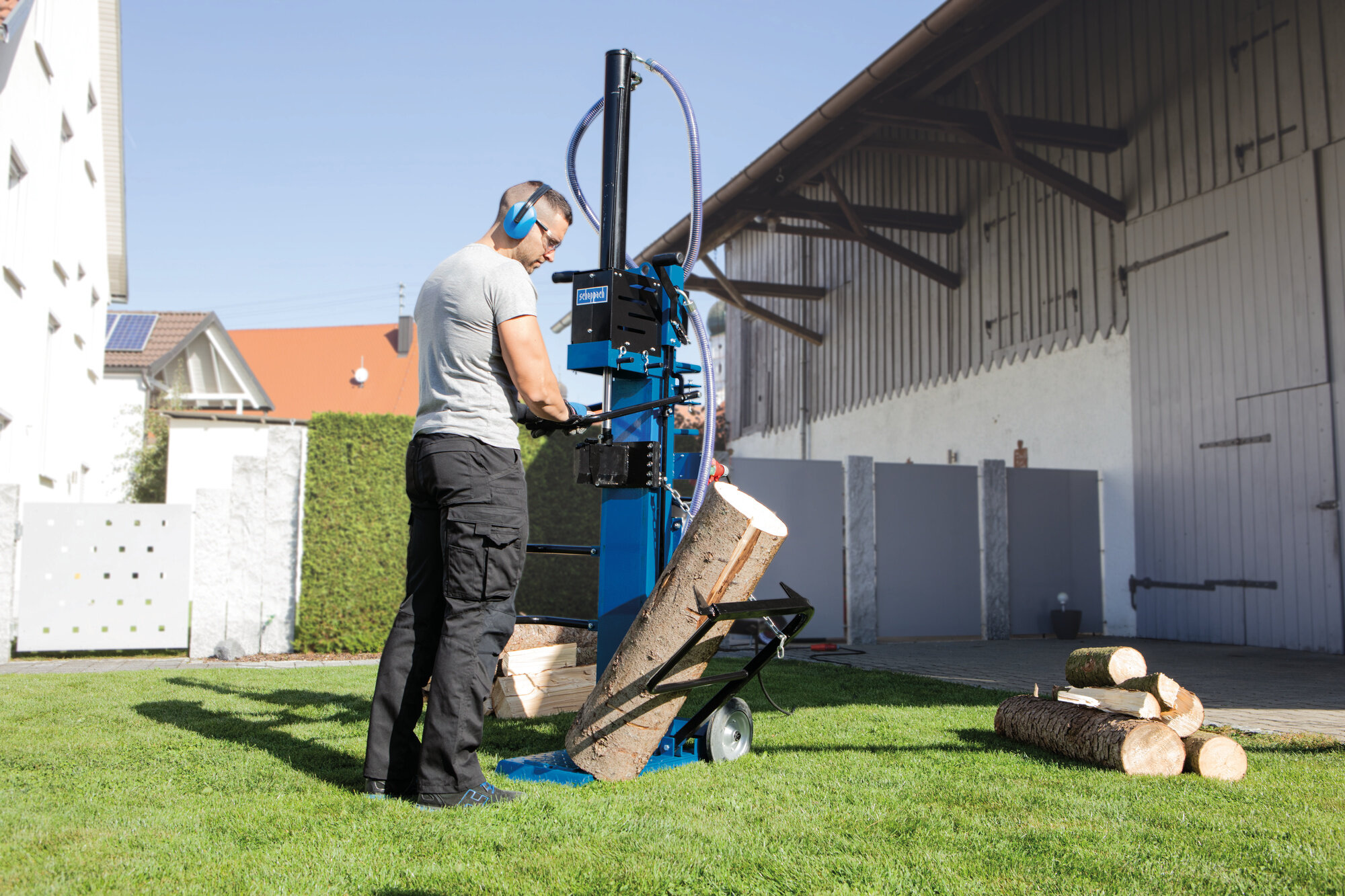 scheppach’s 30 tonne power log splitter